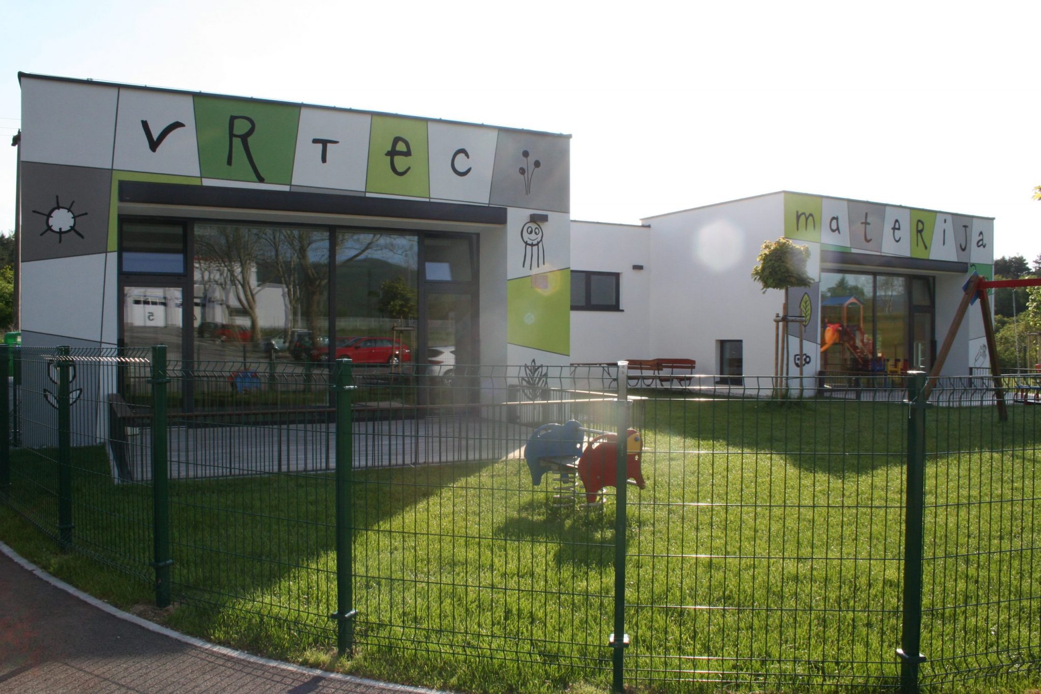 Enota MATERIJA – Vrtec Sežana